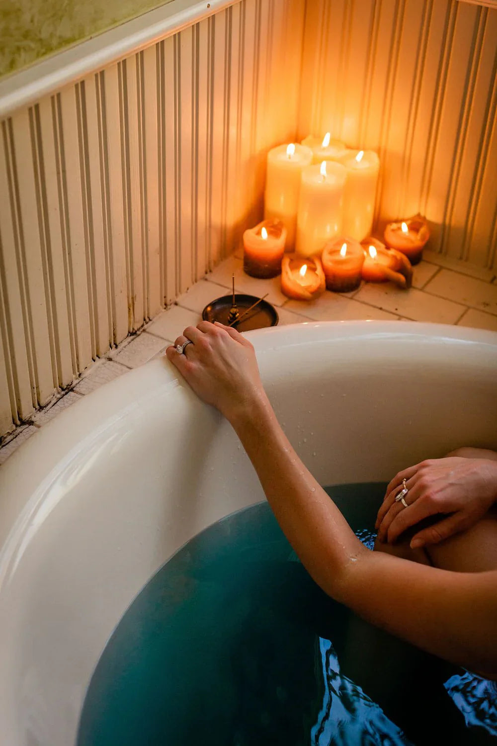 Detoxifying Naturally: How Moon Milk Bath Soak Supports Body Cleansing